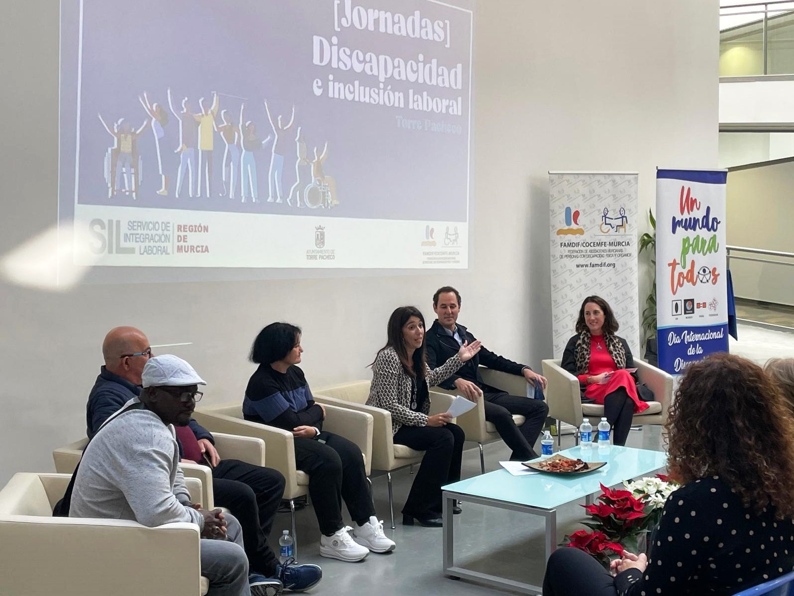 La "Jornada de discapacidad e inclusión laboral" reúne a personas con discapacidad y ...